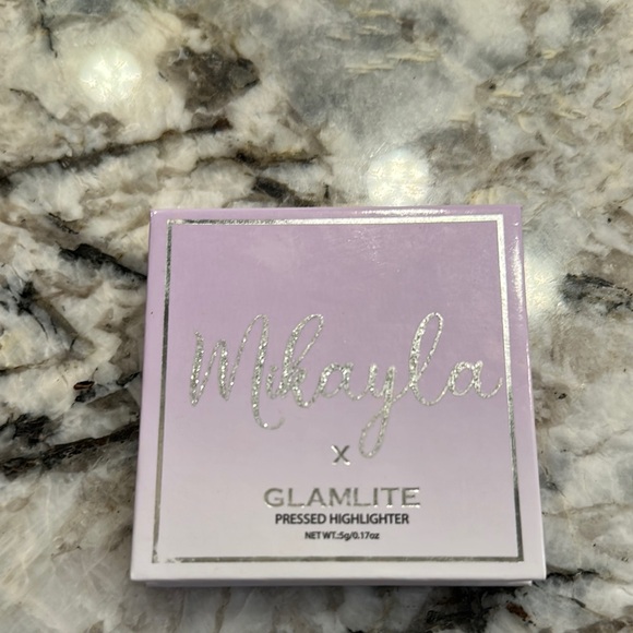 Glamlite | Makeup | Mikayla X Glamlite Powder Highlighter Compact ...